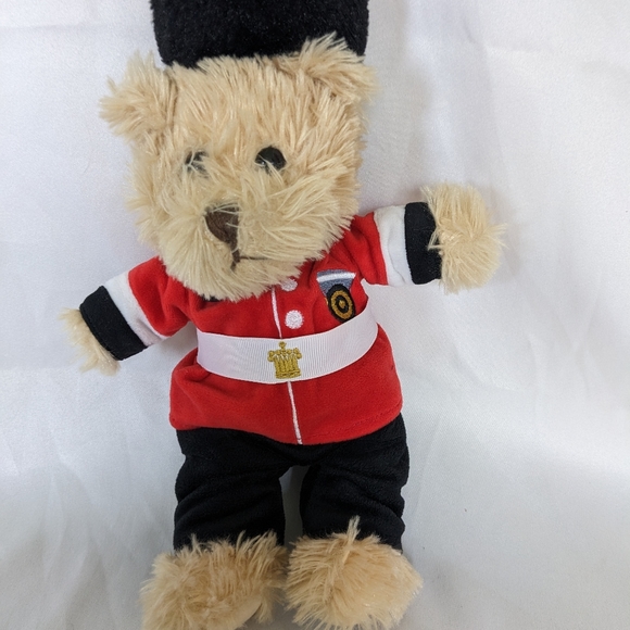 unbranded | Toys | Tower Of London Guardsman Bear 2 Plush Historic ...